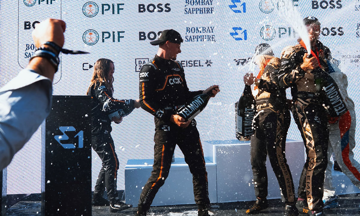 Rafa Nadal adds a new title to his sporting success, this time on water